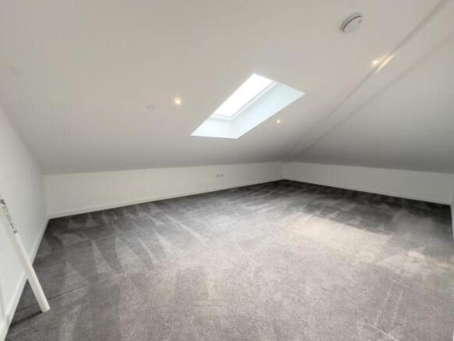 2 bedroom penthouse for rent in Ashwood Park, Ashwood Way, RG23
