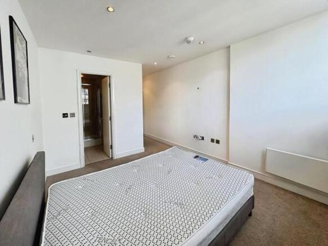 2 bedroom penthouse for rent in Bedford Chambers, LS1