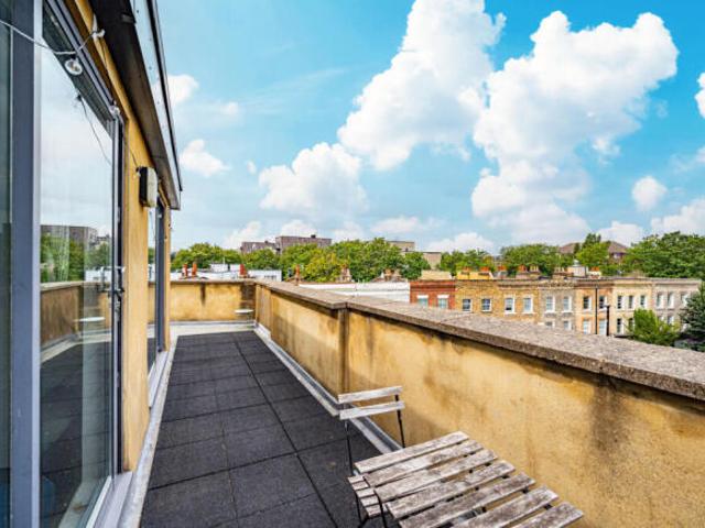2 bedroom penthouse for rent in Caledonian Road, Barnsbury, London, N1