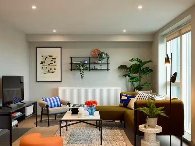 2 bedroom penthouse for rent in Candleriggs, 130 Trongate, Gla.