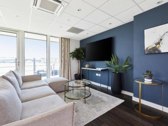 2 bedroom penthouse for rent in Centenary Plaza, Southampton, Hampshire, SO19