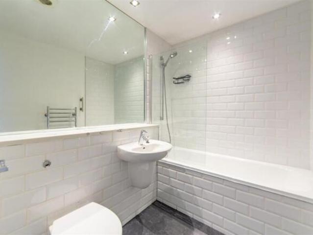 2 bedroom penthouse for rent in City Quadrant, City Centre, NE1