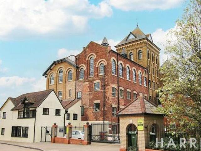 2 Bedroom Penthouse For Rent In Colchester, Essex