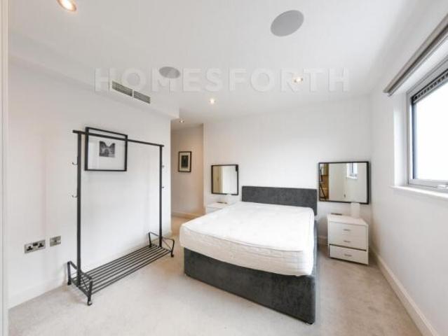 2 bedroom penthouse for rent in Commercial Road, Aldgate East, E1