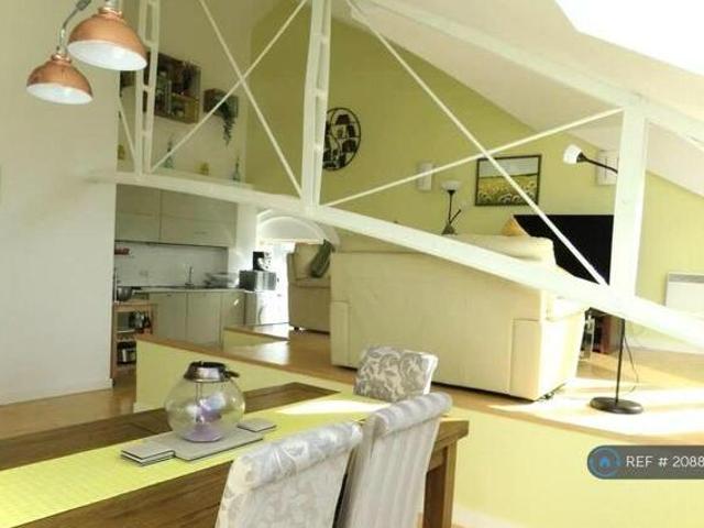 2 Bedroom Penthouse For Rent In Coventry