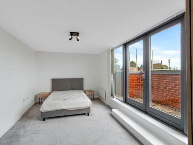 2 bedroom penthouse for rent in East Street, Leeds, West Yorkshire, LS9