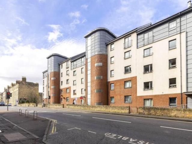 2 bedroom penthouse for rent in Easter Road, Edinburgh, EH7