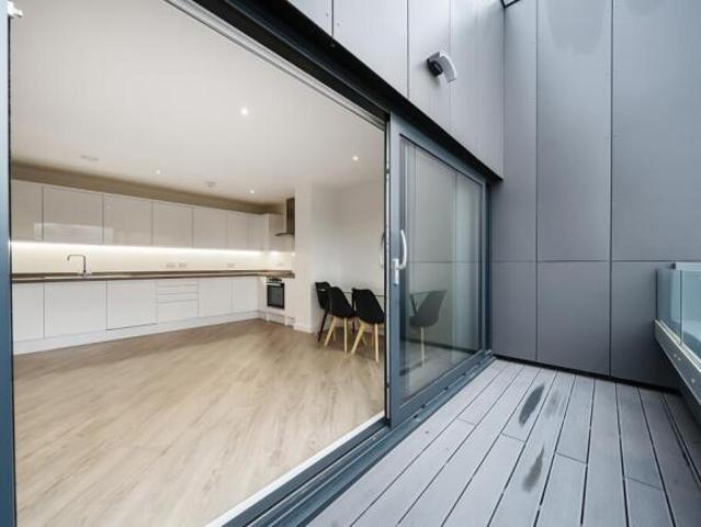 2 bedroom penthouse for rent in Hampton Place, Ashford, TN23