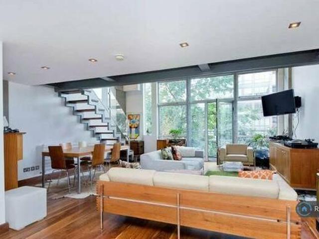 2 bedroom penthouse for rent in Kings Wharf London E8
