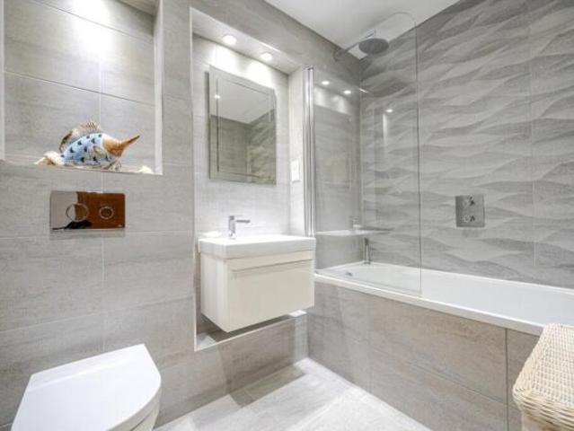 2 bedroom penthouse for rent in Leapale Lane, Guildford, GU1
