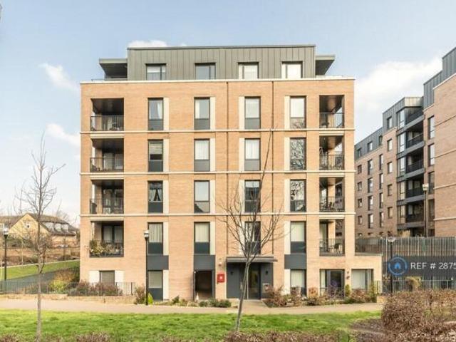 2 bedroom flat for rent in Levett House, Southall, UB2