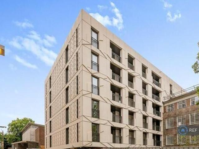 2 Bedroom Penthouse For Rent In London
