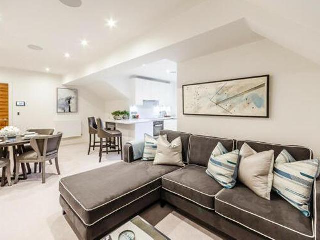 2 Bedroom Penthouse For Rent In London