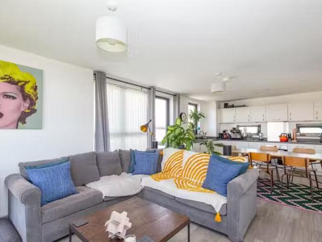 2 bedroom penthouse for rent in Paintworks, Arnos Vale, Bristo.