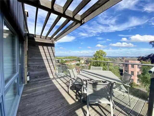 2 bedroom penthouse for rent in Praedium, Chapter Walk, Redlan.