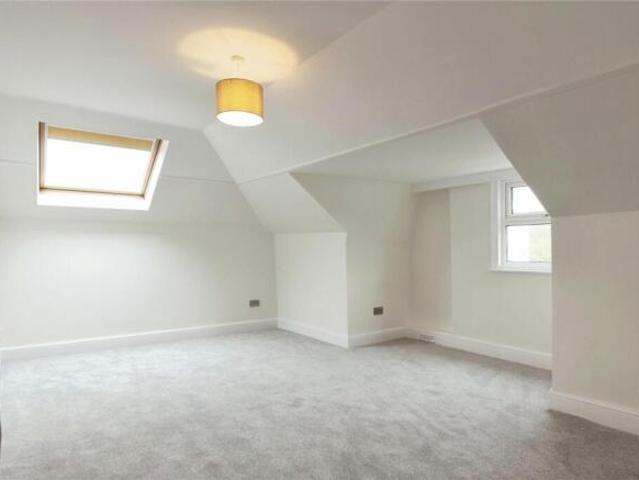 2 bedroom penthouse for rent in Queens Road, Cheltenham, Gloucestershire, GL50