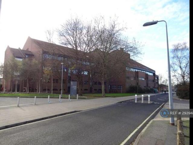 2 bedroom penthouse for rent in Rope Walk, Ipswich, IP4