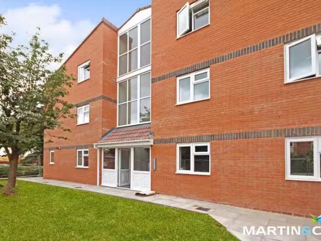 2 bedroom penthouse for rent in Shilpa Court, Ashfield Avenue.