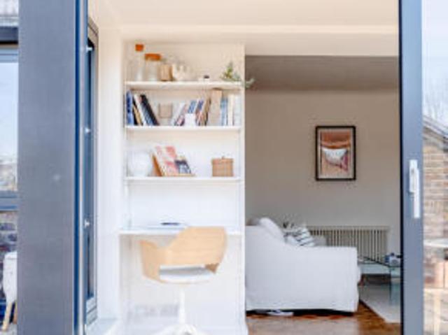 2 bedroom penthouse for rent in Skipworth Road, London, E9