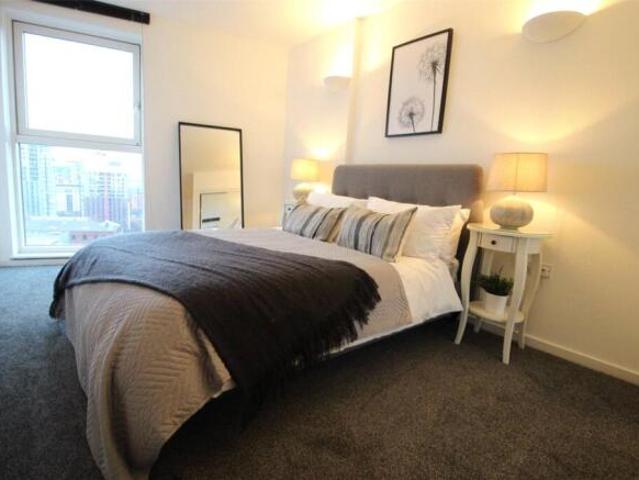 2 bedroom penthouse for rent in Skyline Central 1, 50 Goulden Street, Manchester City Centre, M4