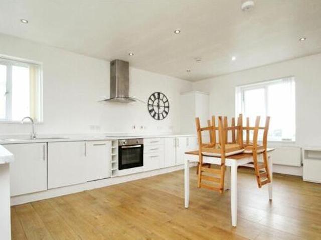2 Bedroom Penthouse For Rent In Southsea, Hampshire