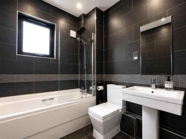 2 bedroom penthouse for rent in Sparkford Road, Winchester, Hampshire, SO22