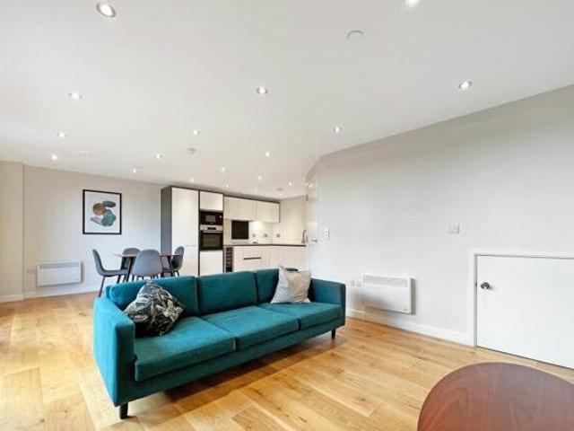 2 Bedroom Penthouse For Rent In Victoria Riverside, Leeds City Centre