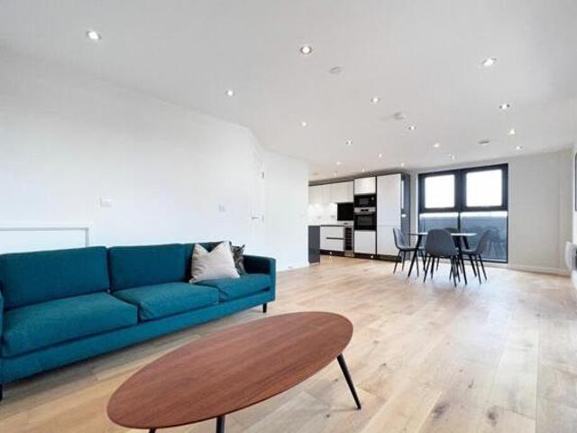2 Bedroom Penthouse For Rent In Victoria Riverside, Leeds City Centre