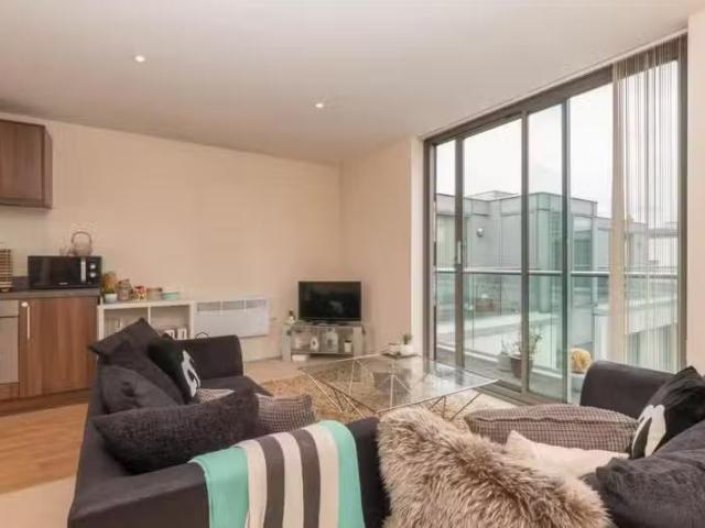 2 bedroom penthouse for rent in Viva Apartments, 10 Commercial.