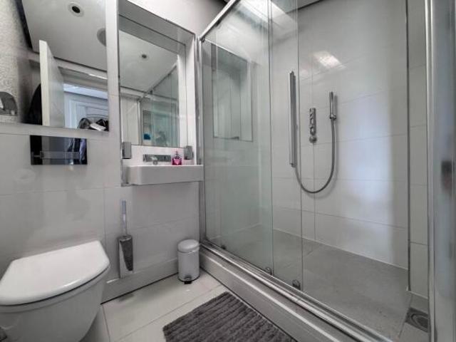 2 bedroom penthouse for rent in Wilmington Close, WATFORD, WD18