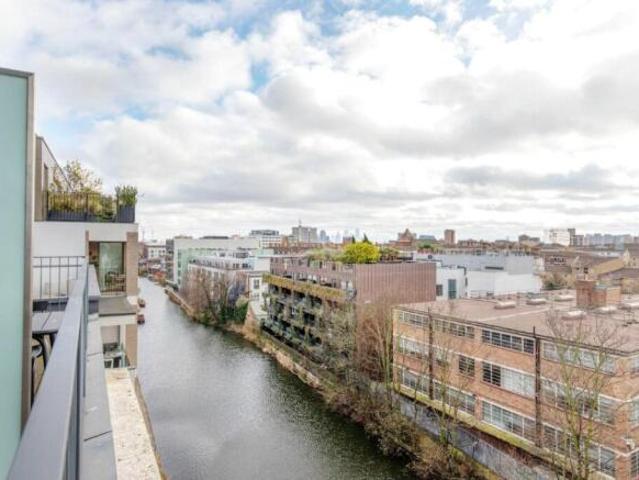 2 bedroom penthouse for rent in 42 44 De Beauvoir Crescent, Islington, London, N1