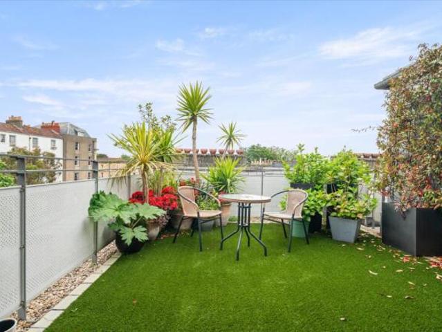 2 bedroom penthouse for sale in Merchants Road, Clifton, Bristol BS8