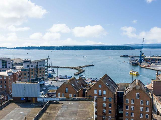 2 bedroom penthouse for sale in Orchard Plaza, 41 High Street, Poole, BH15