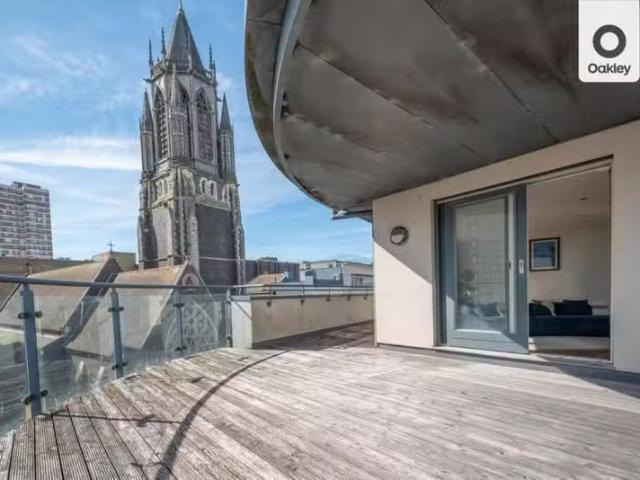 2 bedroom penthouse for sale in Avalon, Central Brighton. BN1