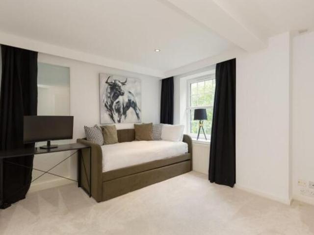 2 bedroom penthouse for sale in Bellevue Road, Bellevue, Edinburgh, Midlothian, EH7