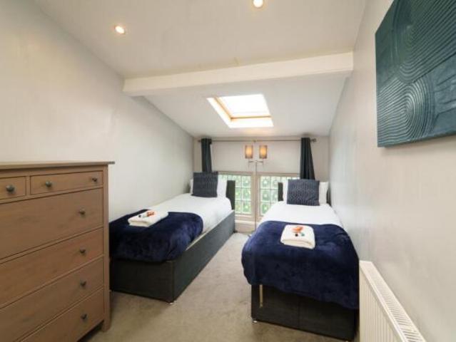 2 bedroom penthouse for sale in Brunswick Drive, Harrogate, North Yorkshire, HG1