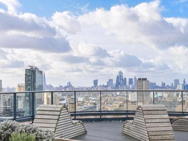 2 Bedroom Penthouse For Sale In Canary Wharf, London