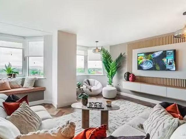 2 Bedroom Penthouse For Sale In Centurion House, Firemans Squa.