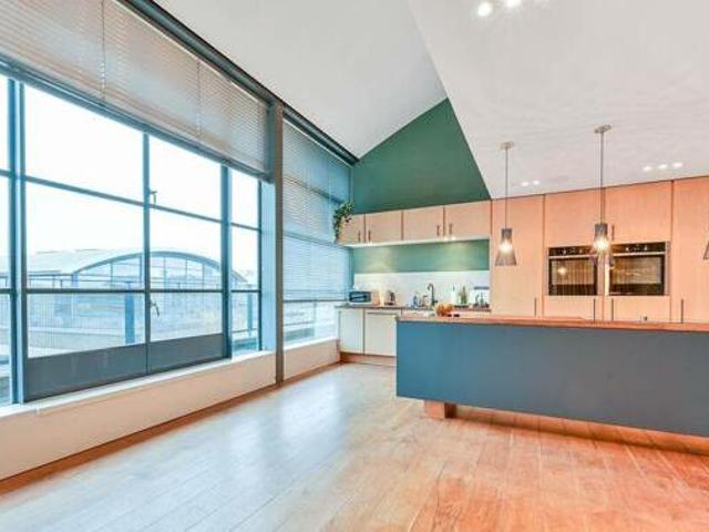 2 Bedroom Penthouse For Sale In Chiswick, London