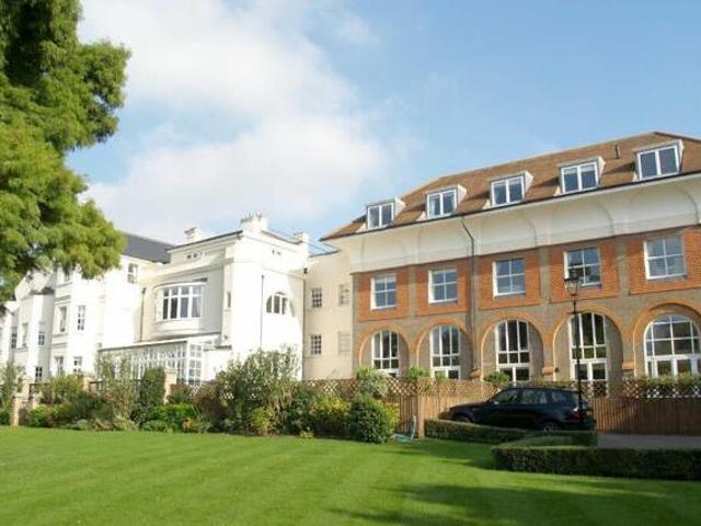 2 Bedroom Penthouse For Sale In Cockfosters, Hertfordshire