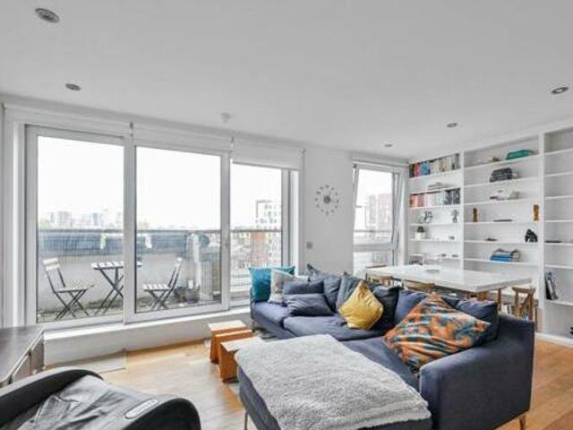 2 Bedroom Penthouse For Sale In Greenwich, London