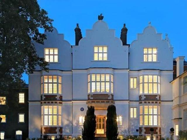 2 Bedroom Penthouse For Sale In High Street Wimbledon, London
