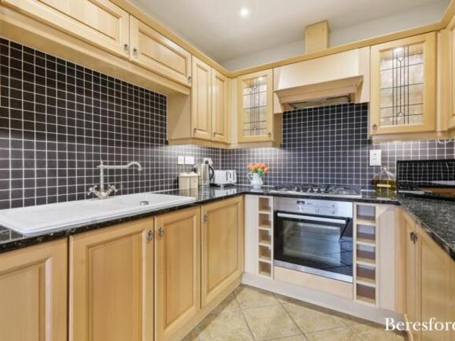 2 bedroom penthouse for sale in Kipling Close, Warley, CM14