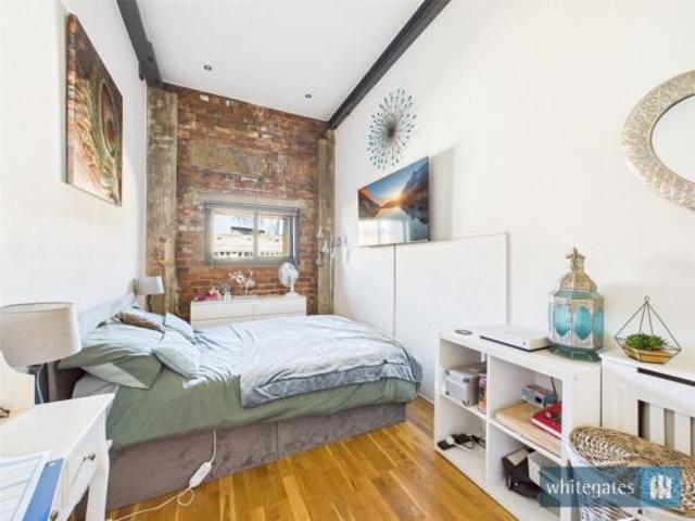 2 bedroom penthouse for sale in Lilycroft Road, Bradford, West Yorkshire, BD9
