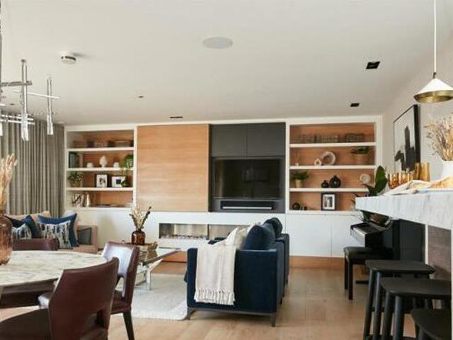 2 Bedroom Penthouse For Sale In London