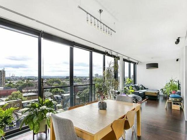 2 Bedroom Penthouse For Sale In London