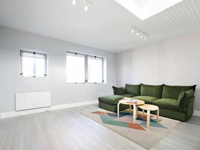 2 Bedroom Penthouse For Sale In London