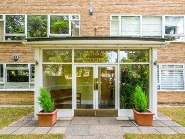 2 Bedroom Penthouse For Sale In London