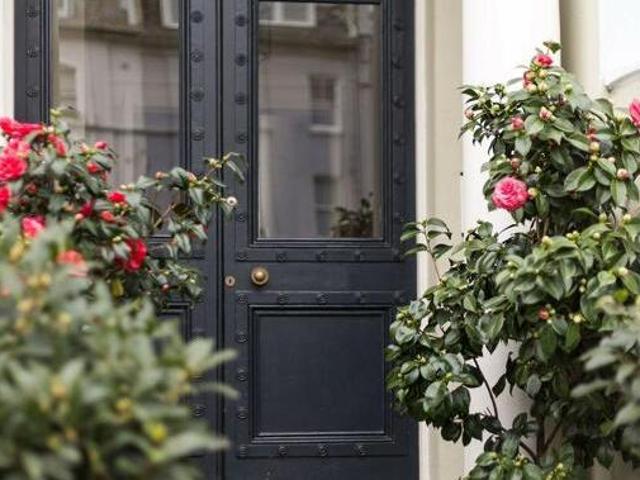 2 Bedroom Penthouse For Sale In London