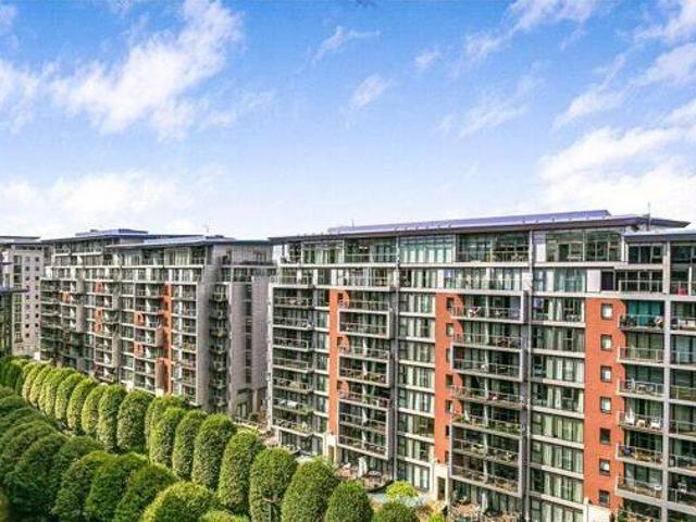 2 Bedroom Penthouse For Sale In London
